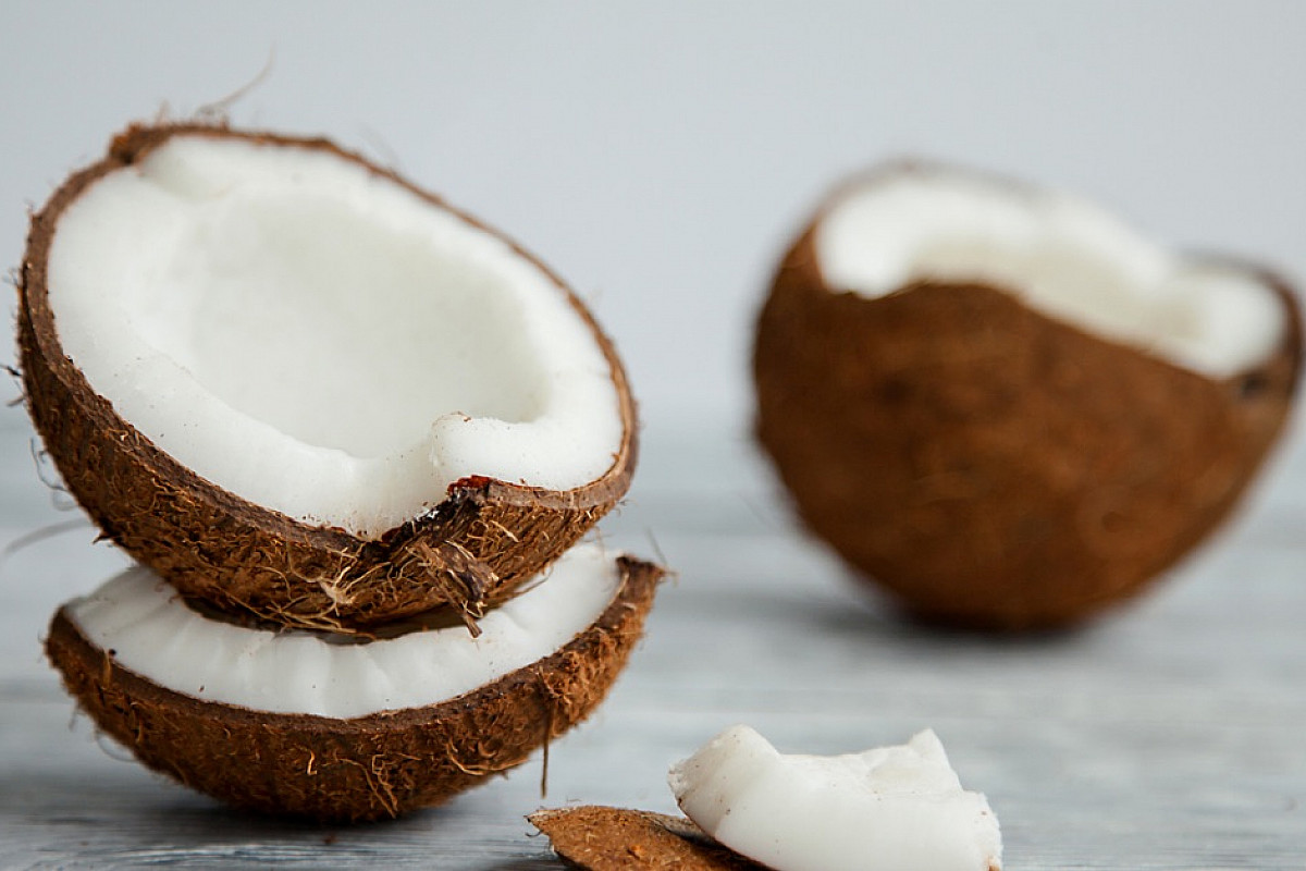Scopri dove si produce il cocco che mangiamo tutti i giorni, non ci ...