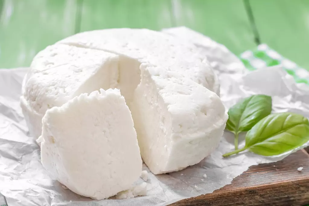 Formaggi magri: quali sono quelli da mangiare a dieta? | Paesi del Gusto