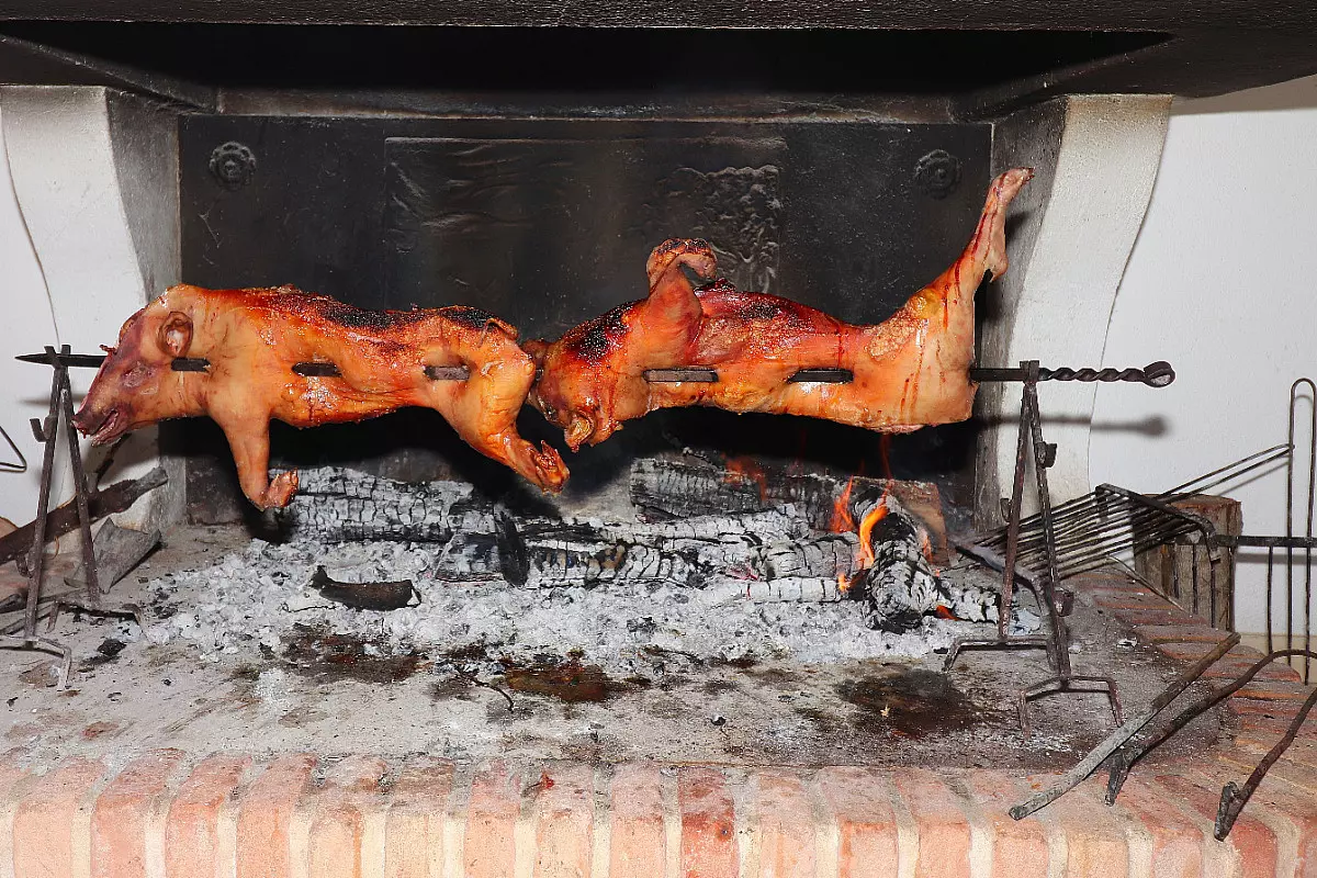Porceddu sardo: metodo, tradizione e ricetta del prodotto tipico della ...